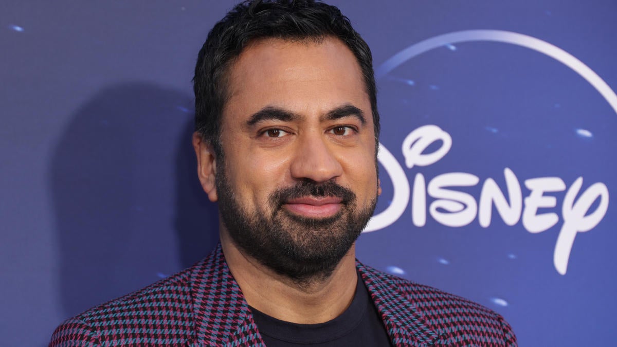 The Daily Show: Kal Penn Also in the Running for New Host