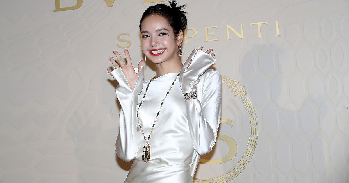 BLACKPINK: All of Lisa's Guinness World Records, Explained