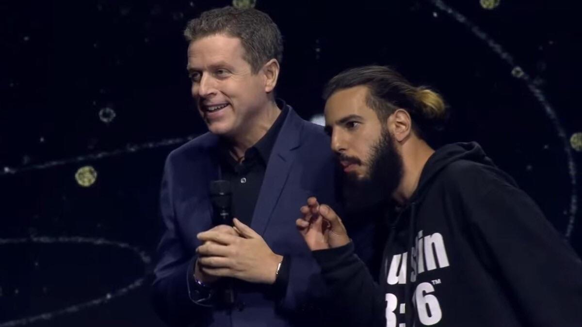 Gamescom Attendee Rushes Geoff Keighley Demanding GTA 6