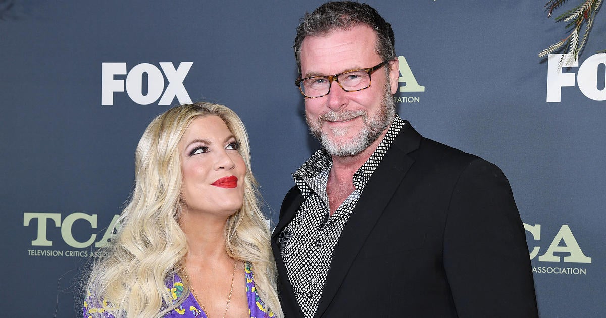 Dean McDermott Makes It Official With New Girlfriend Amid Tori Spelling ...