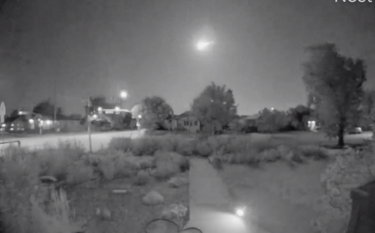 WATCH: Massive Meteorite (or Alien Spaceship) Spotted Over Denver in ...