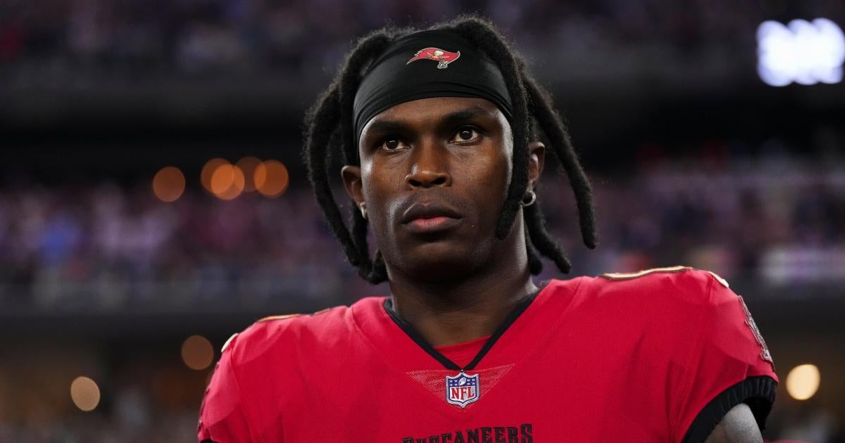 Seven-Time NFL Pro Bowl Wide Receiver Julio Jones Signs With Super Bowl ...