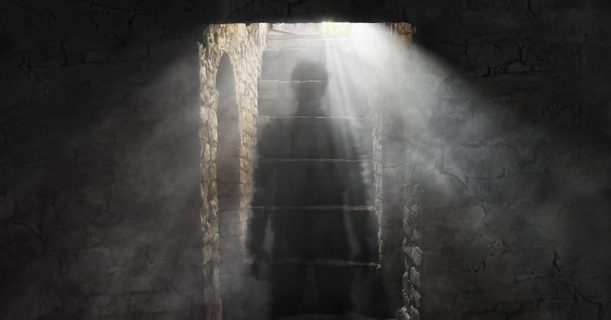 Restaurant Claims Ghost Was Captured on Their Security Camera — You Be ...