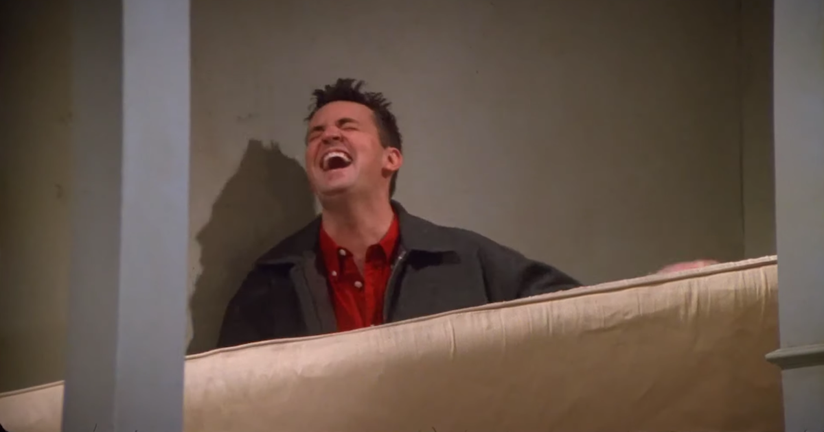 The Hilarious 'Friends' Blooper Fans Can't Stop Watching After Matthew ...