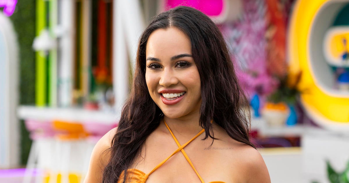 'Love Island Games': Jess Opens up About Connection With Johnny, Talks ...