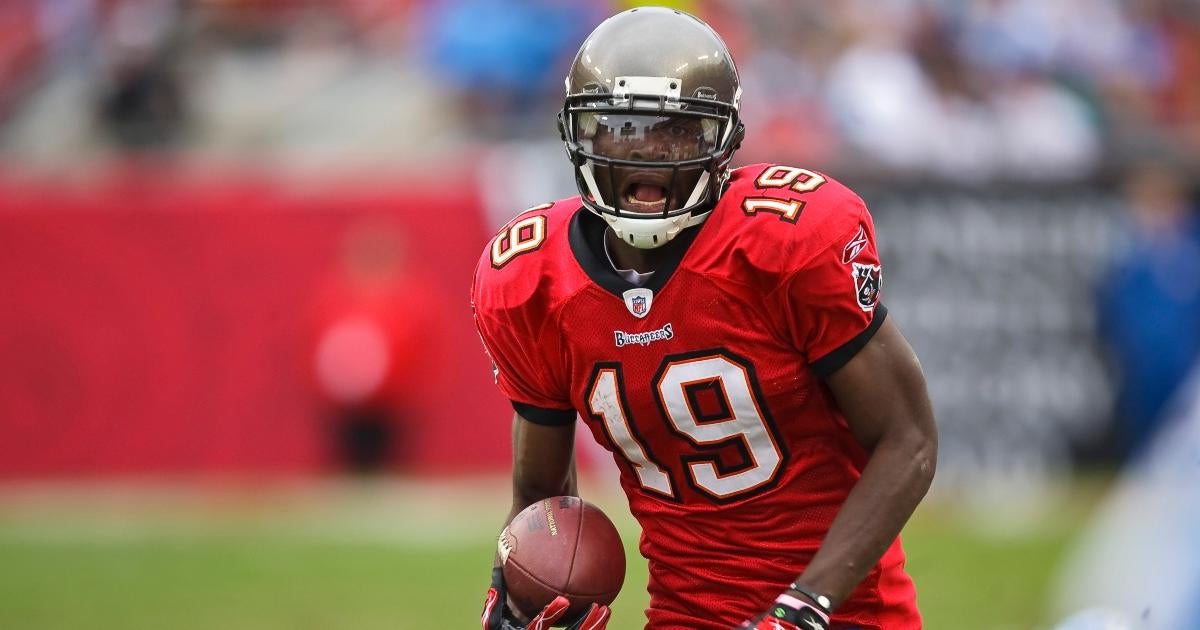Former NFL Player Mike Williams' Death at 36 Was Due to Rare Bacterial ...