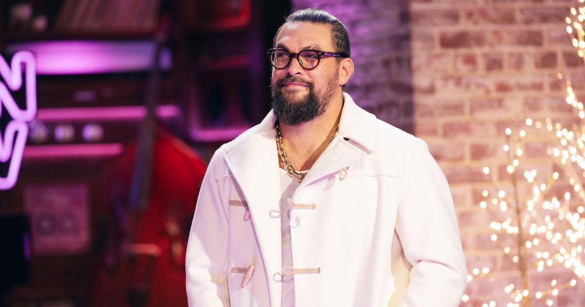 Kelly Clarkson Awkwardly Redirects Topics After Jason Momoa Gets NSFW ...