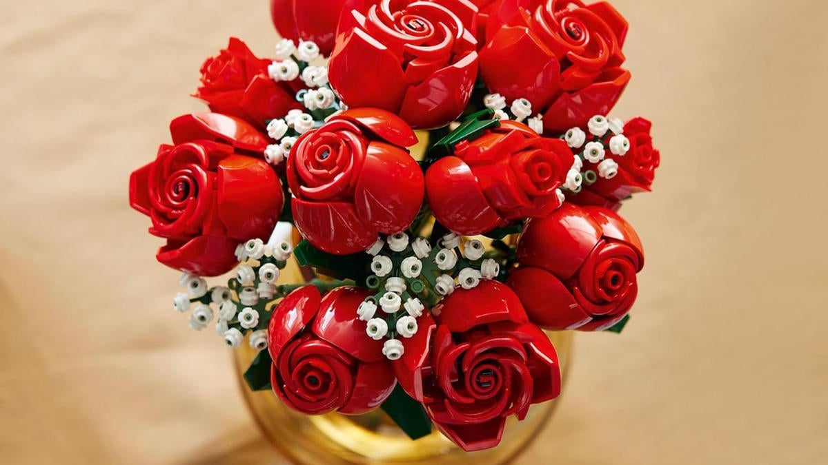 LEGO Ideas Bouquet of Roses Is In Stock For Valentine's Day