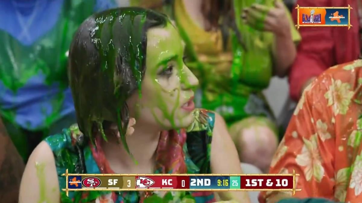 Nickelodeon Slimes Super Bowl Crowd