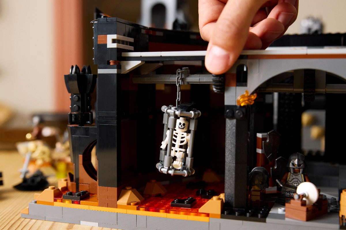 LEGO The Lord of the Rings: Barad-Dûr Set Is Available To Everyone Tonight