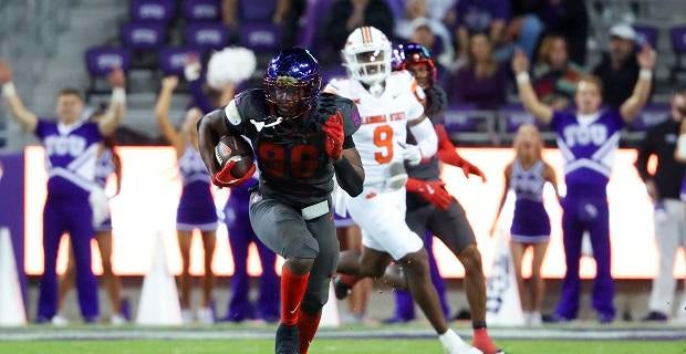 TCU DE Travis Jackson on his first season as a Frog Stream of General ...