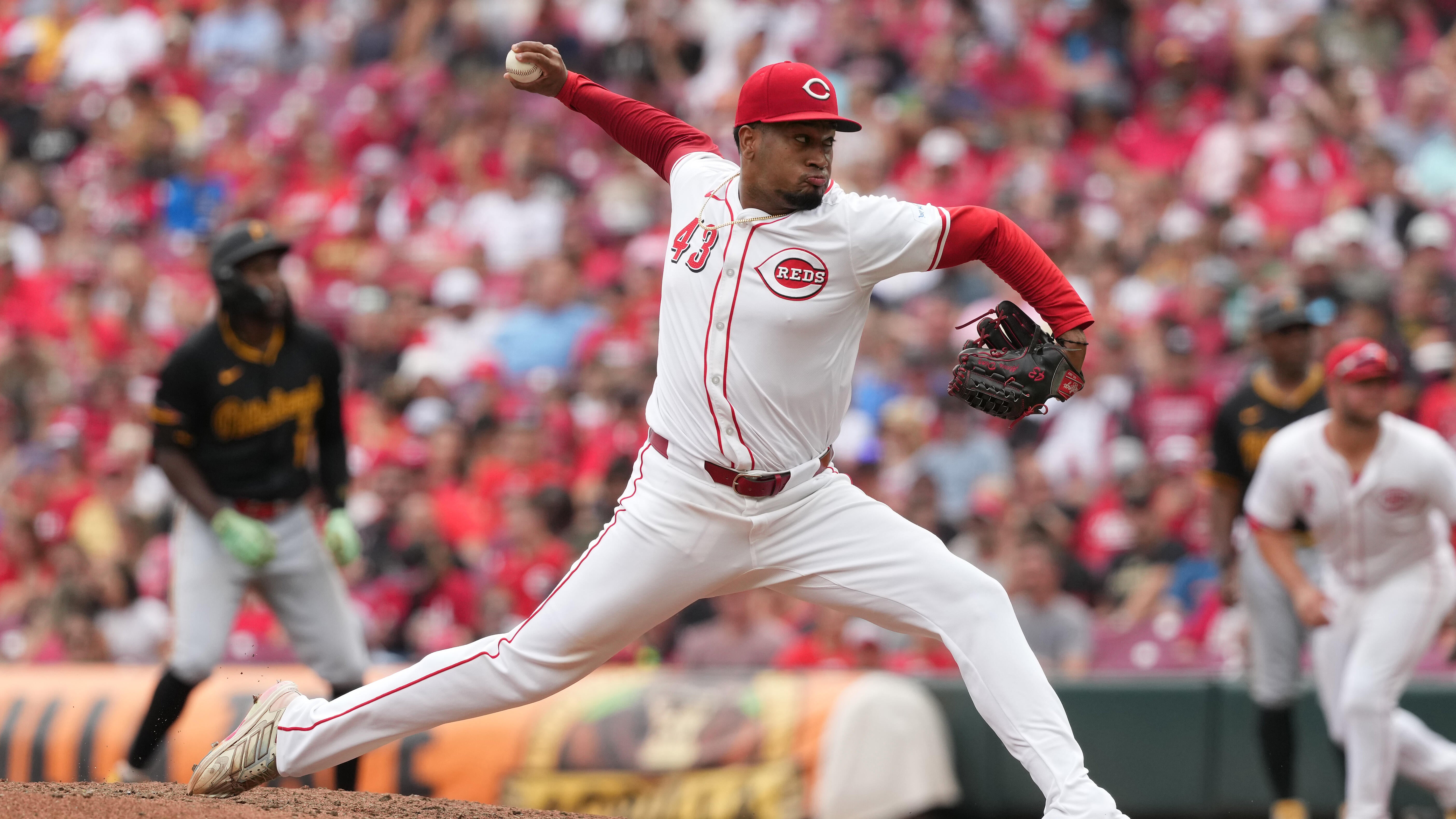 Dodgers Bolster Bullpen With Trade for Alexis Diaz Stream of Major ...