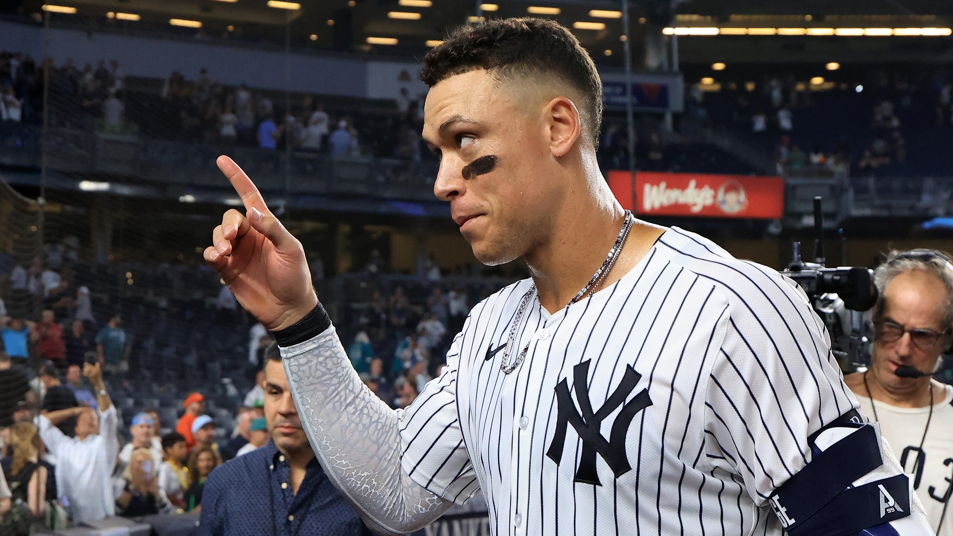 Yankees First Team to Win Game With No Hits & Trailing by 5+ Runs ...