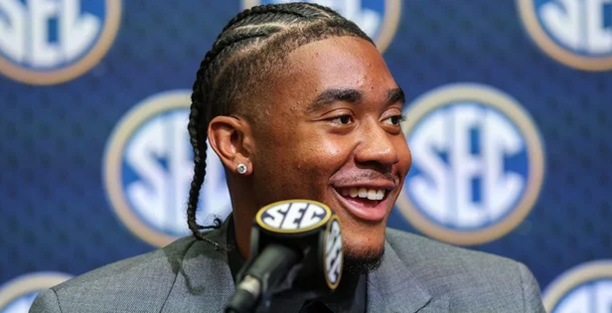 Taylen Green on being in his second year at Arkansas Stream of General ...