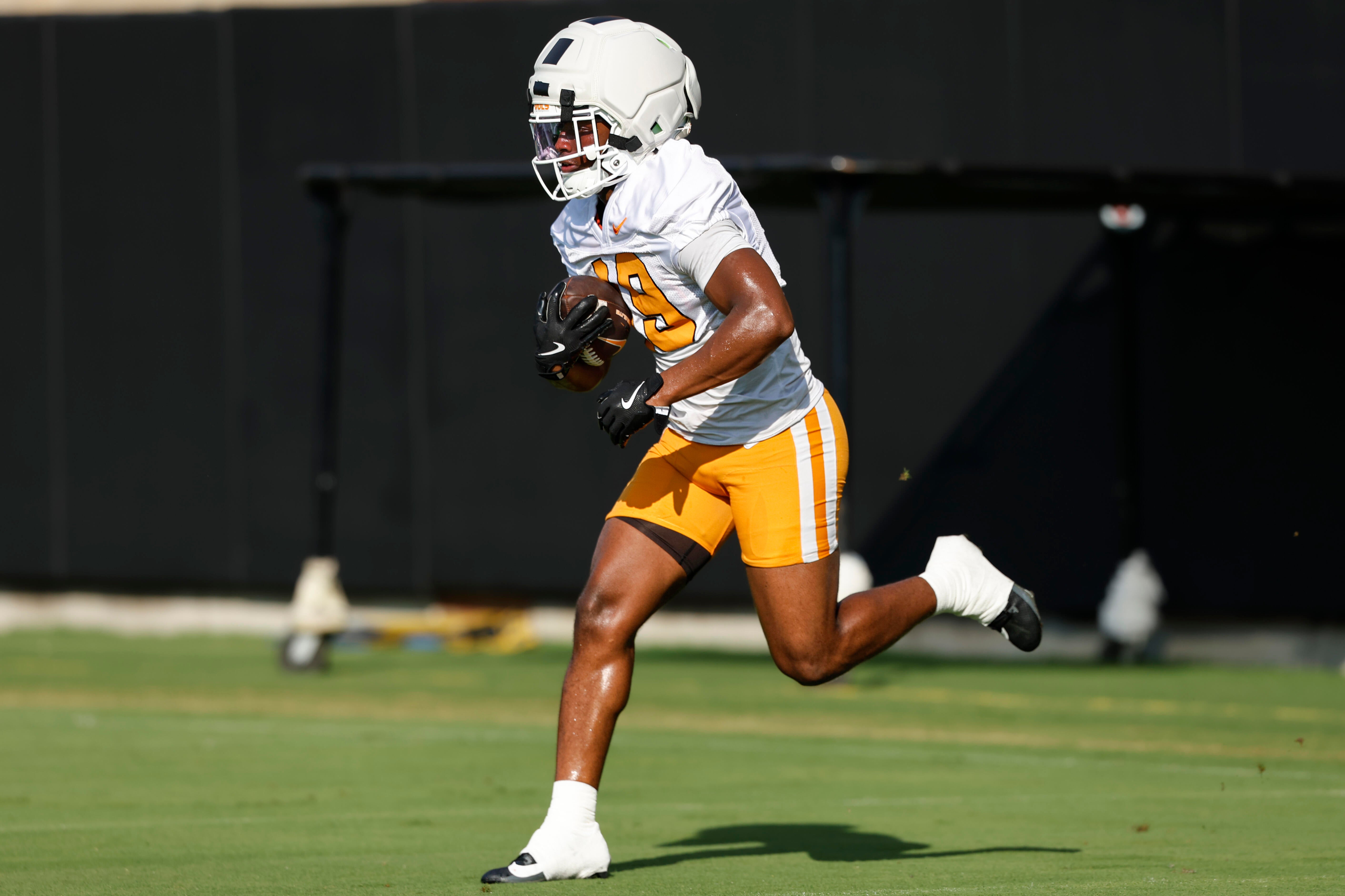 Tennessee freshman RB Daune Morris talks offseason growth, Dylan ...