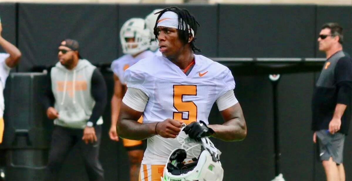 Tennessee freshman WR Radarious Jackson: 'I can go get the ball' Stream of General Videos - CBS ...