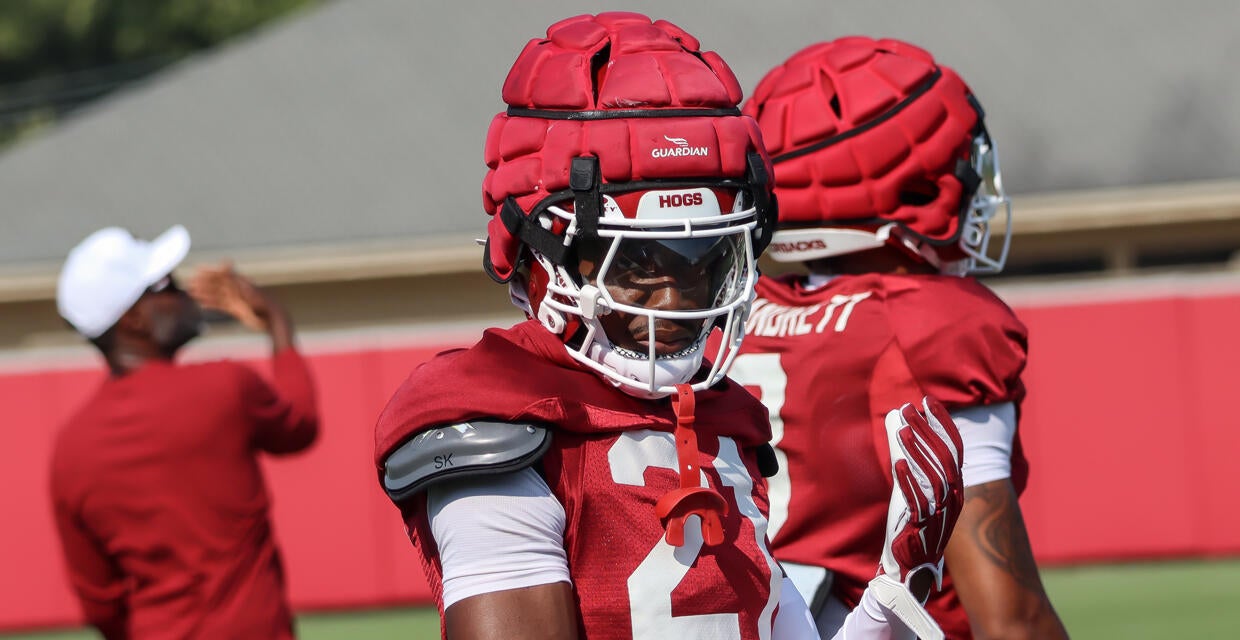 Marcus Woodson on Razorback defensive unit Stream of General Videos ...