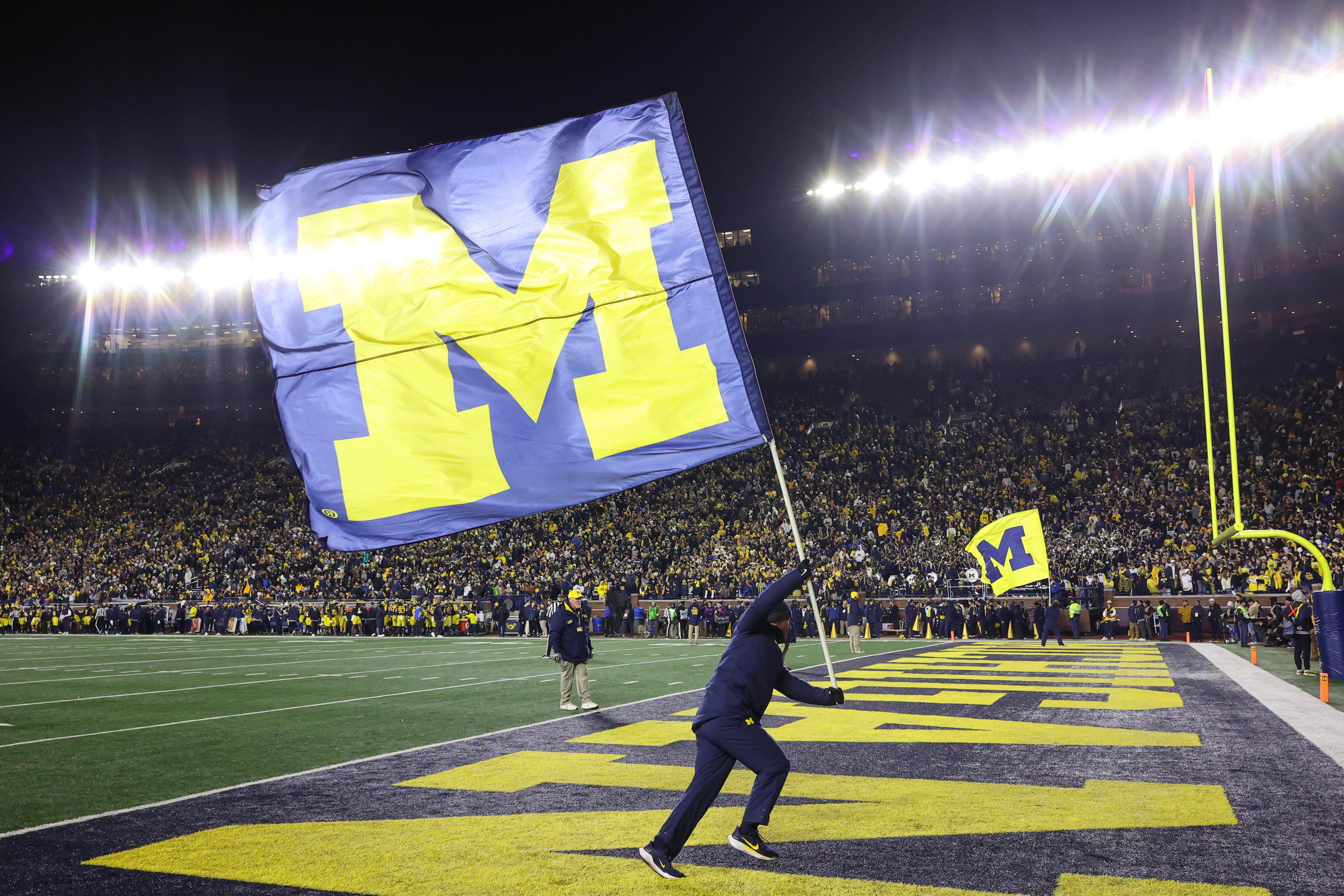 Michigan Names Bryce Underwood As Starting QB Stream of General Videos ...