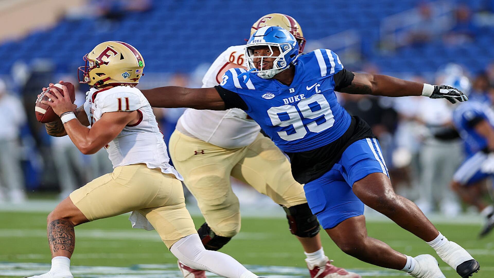 Aaron Hall helped set the tone for Duke's defense that racked up 10 ...