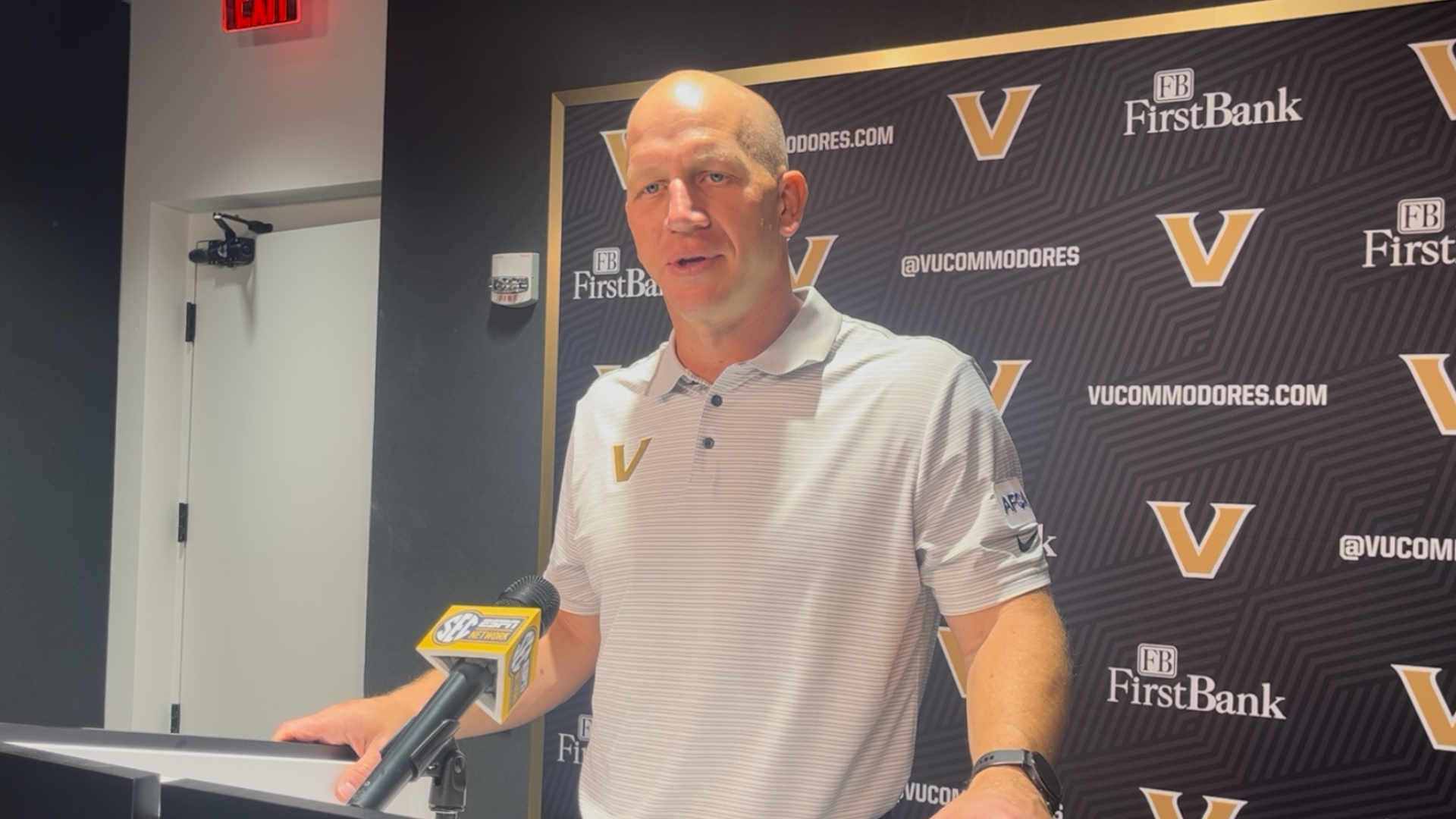 Clark Lea reacts to Vandy's sellout crowd at FirstBank Stadium Stream ...