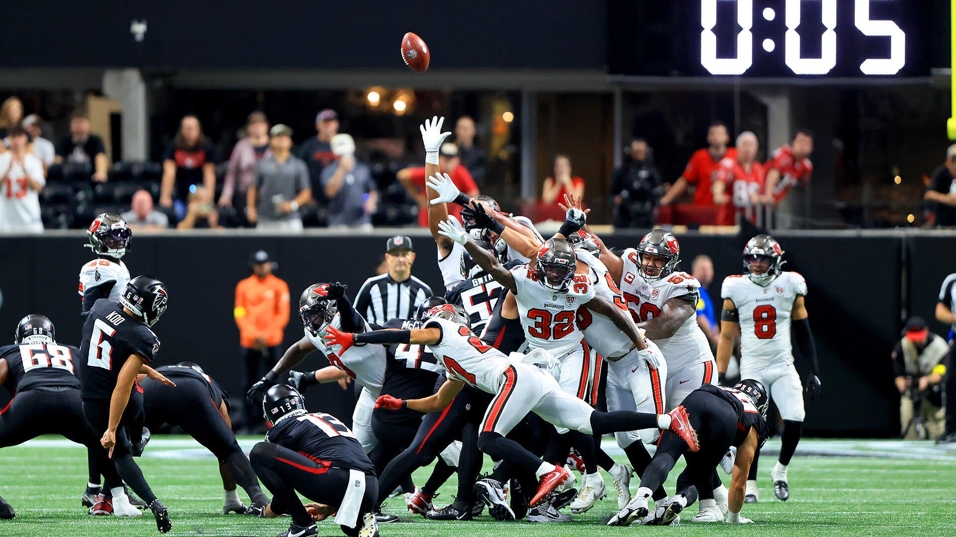 Bucs Hold Off Falcons As Koo Misses 44-YD Game-Tying FG Stream of ...