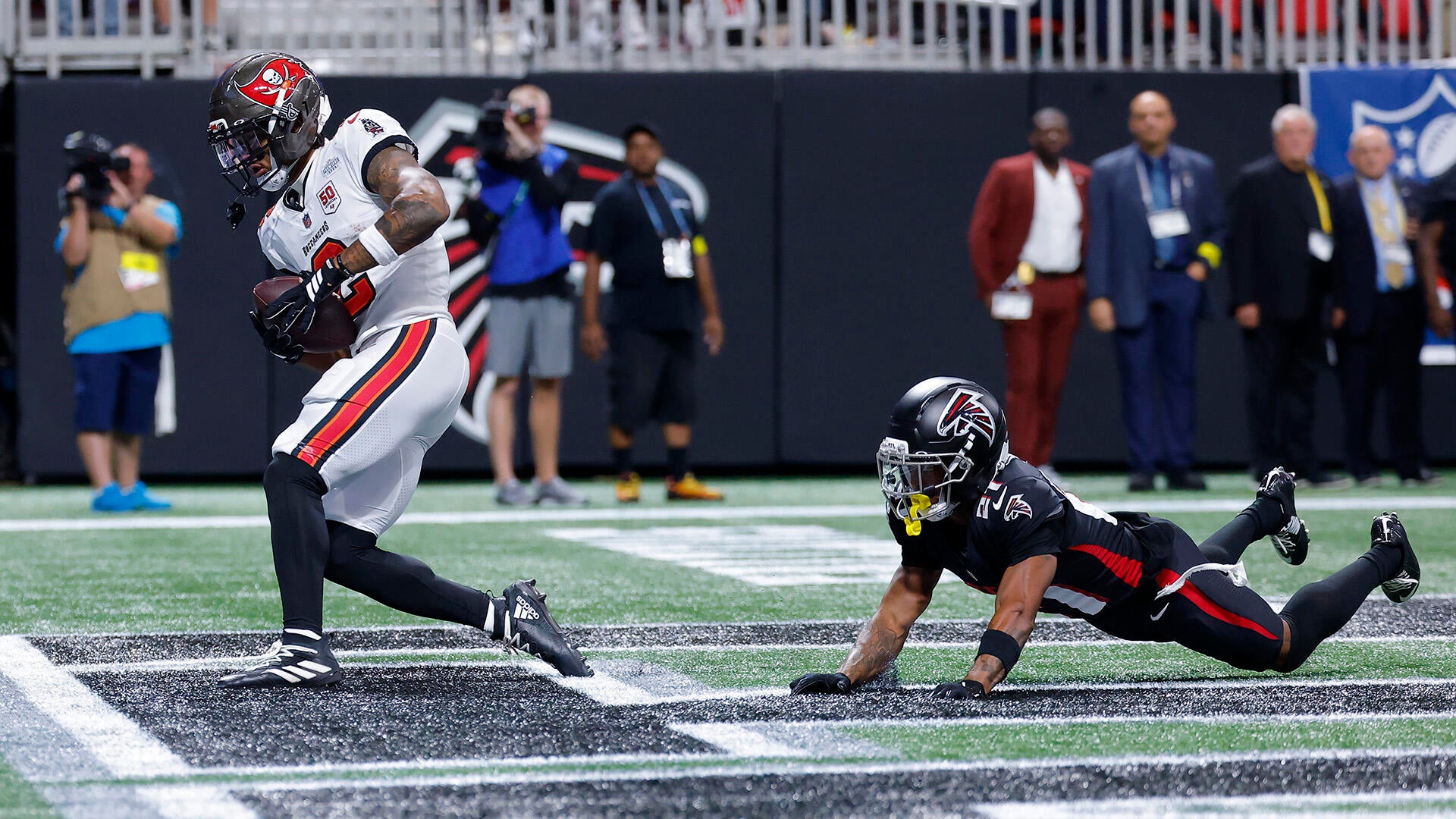 NFL Wk 1 Rookie Watch: Emeka Egbuka Splashes In Debut With Game-Winning ...