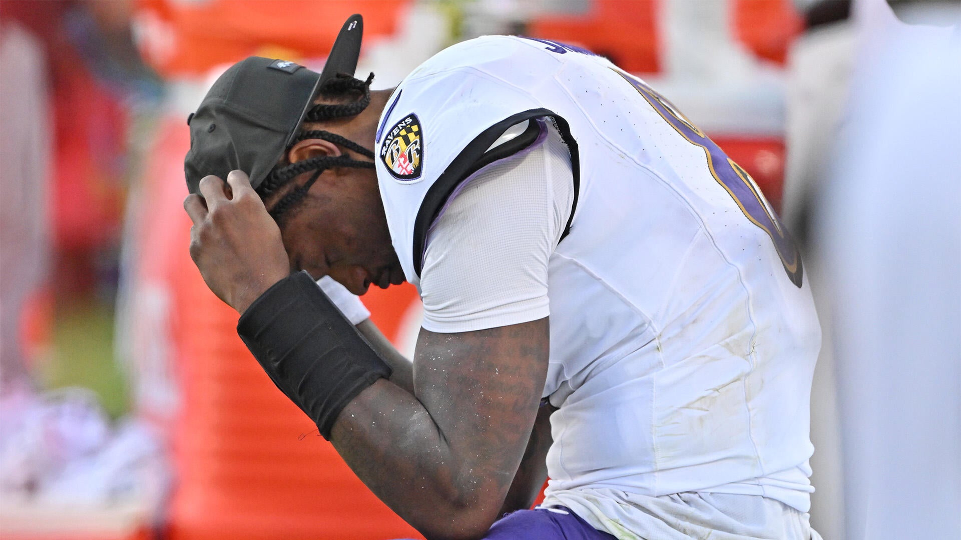 Lamar Jackson Injures Hamstring in Loss vs Chiefs Stream of National ...