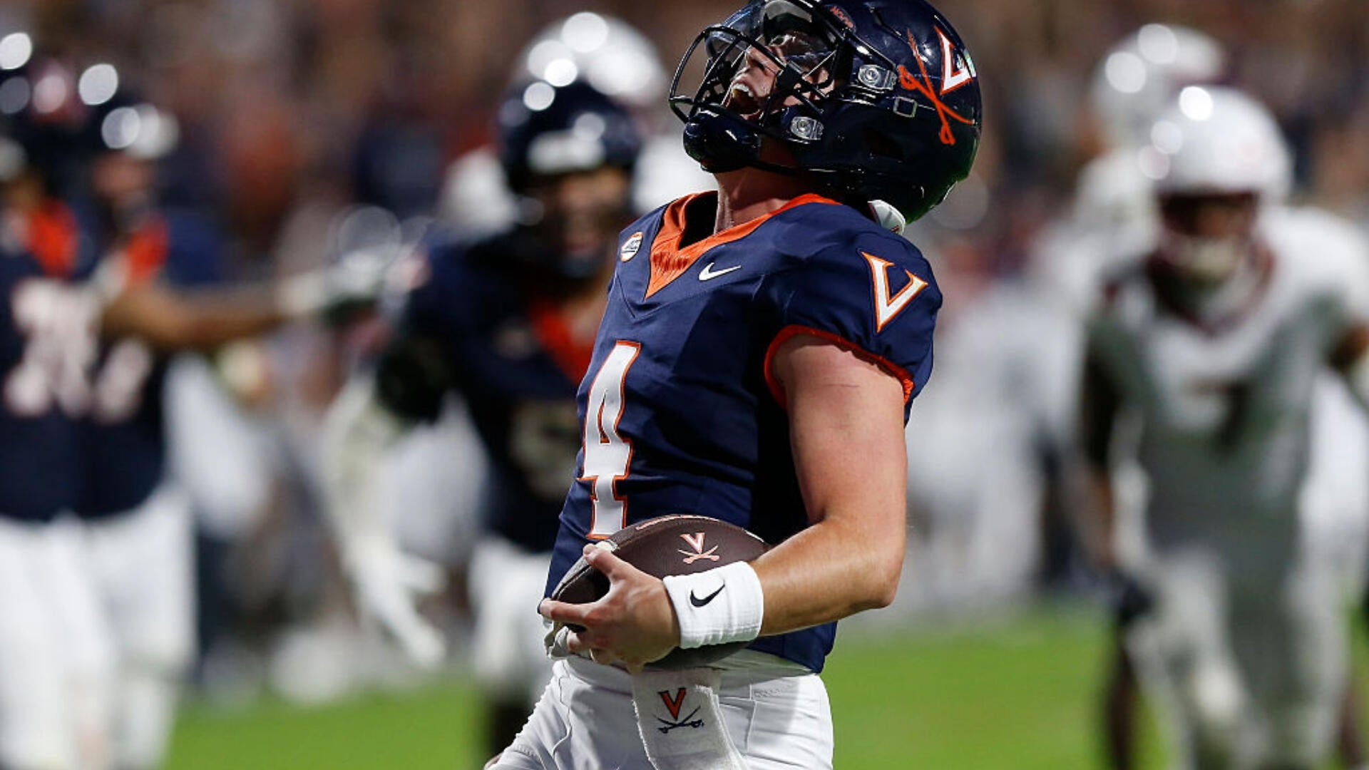 Virginia QB Chandler Morris has gutsy performance, tenth ranked QBR in ...