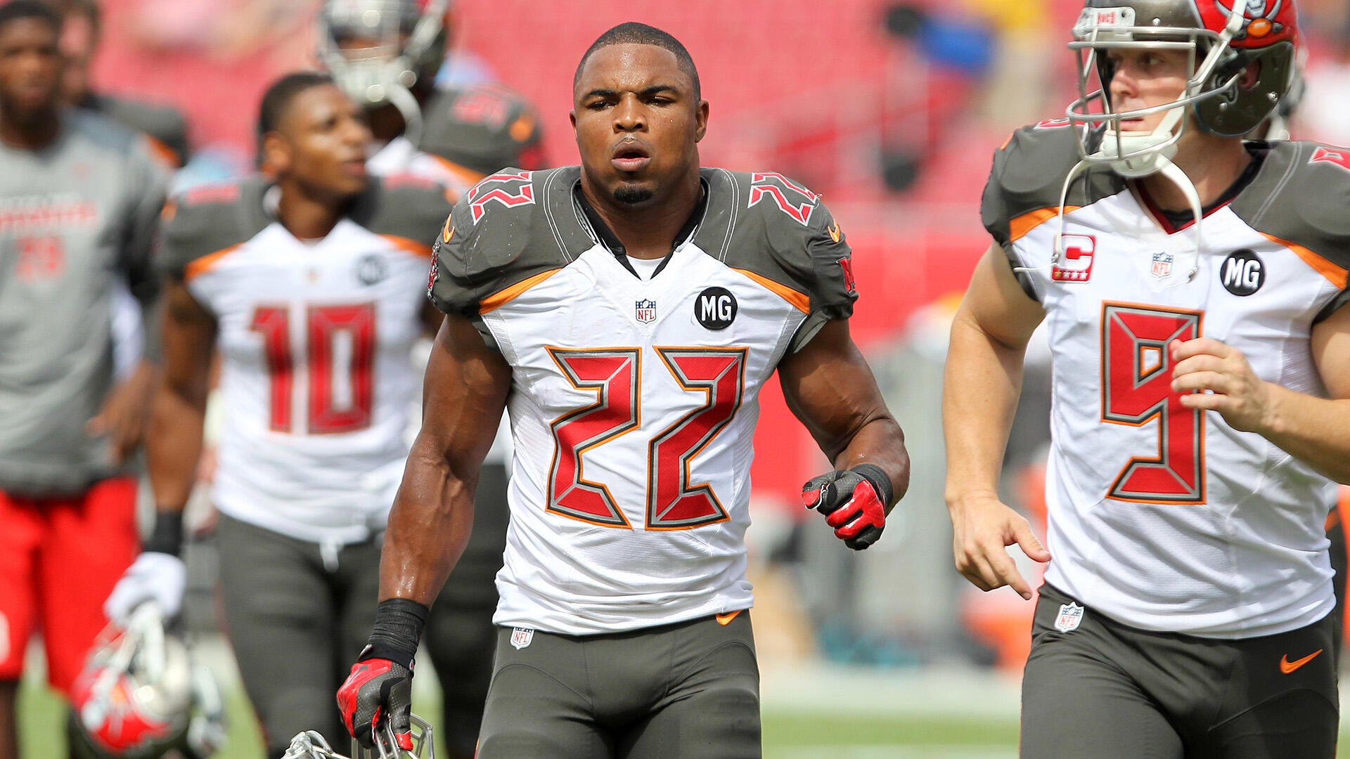 Former NFL Running Back Doug Martin Dies at Age 36 Stream of National Football League - CBS Sports
