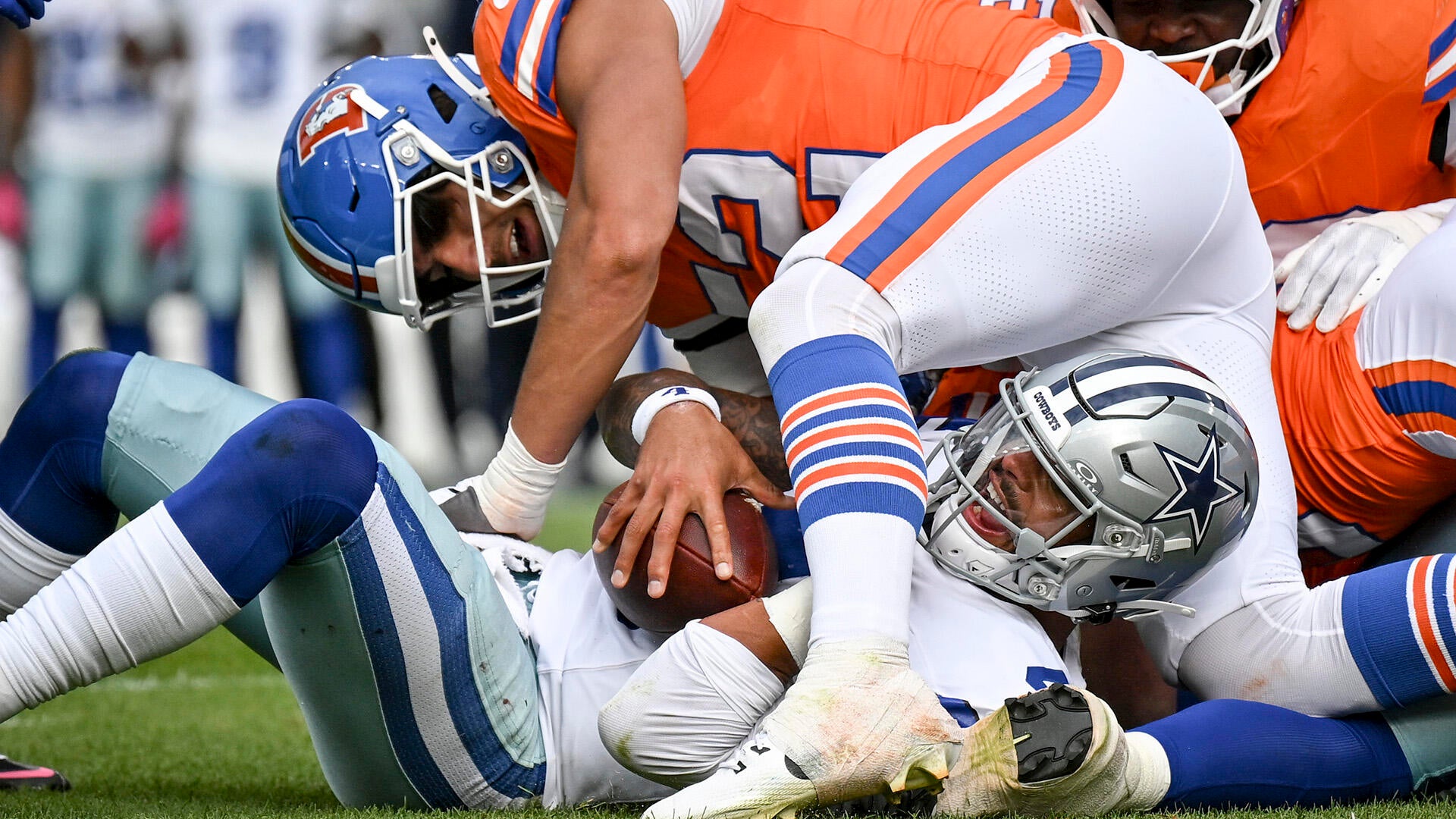 Broncos Defense on a Historic Pace for Sacks Stream of National ...