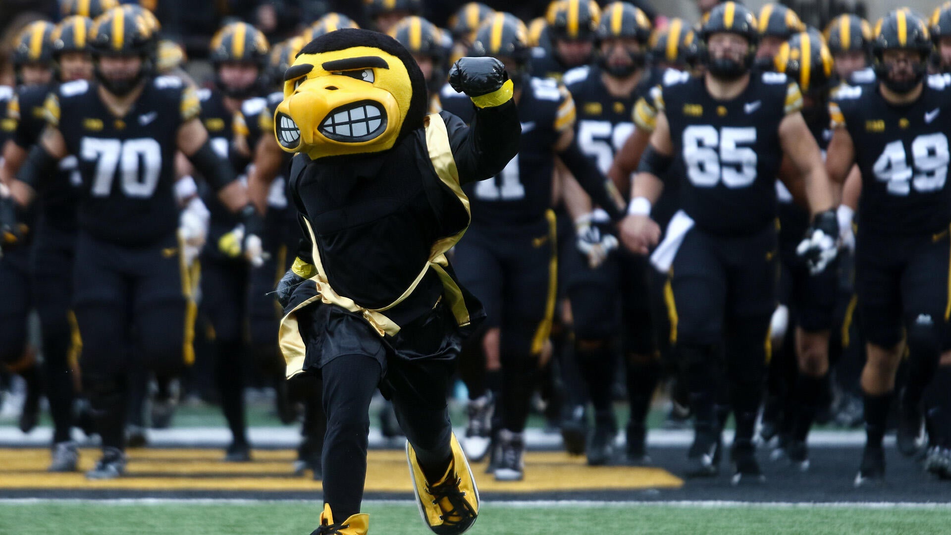 BUCKLE UP! Brian Jones says Oregon vs. Iowa going to be a 'SNOT-BUBBLE ...
