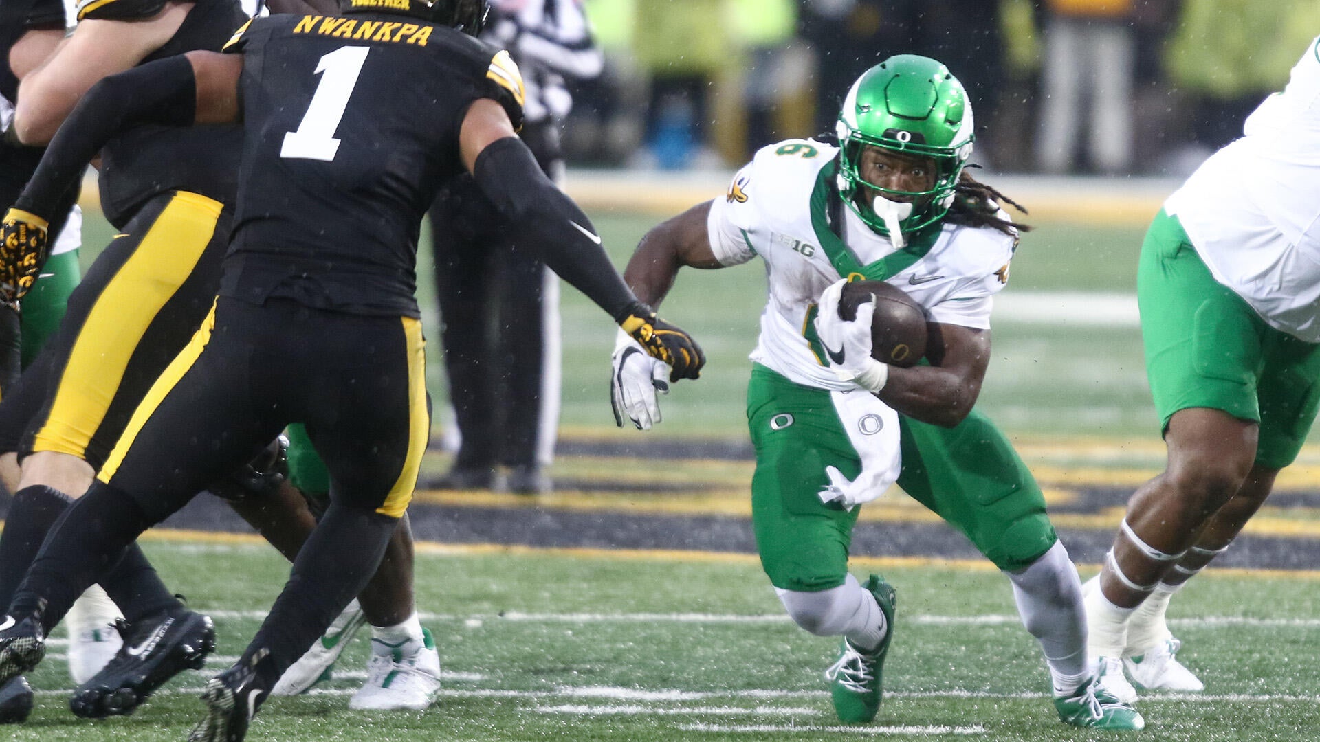 Oregon vs Iowa | Player of The Game, Presented by Belfor Stream of ...