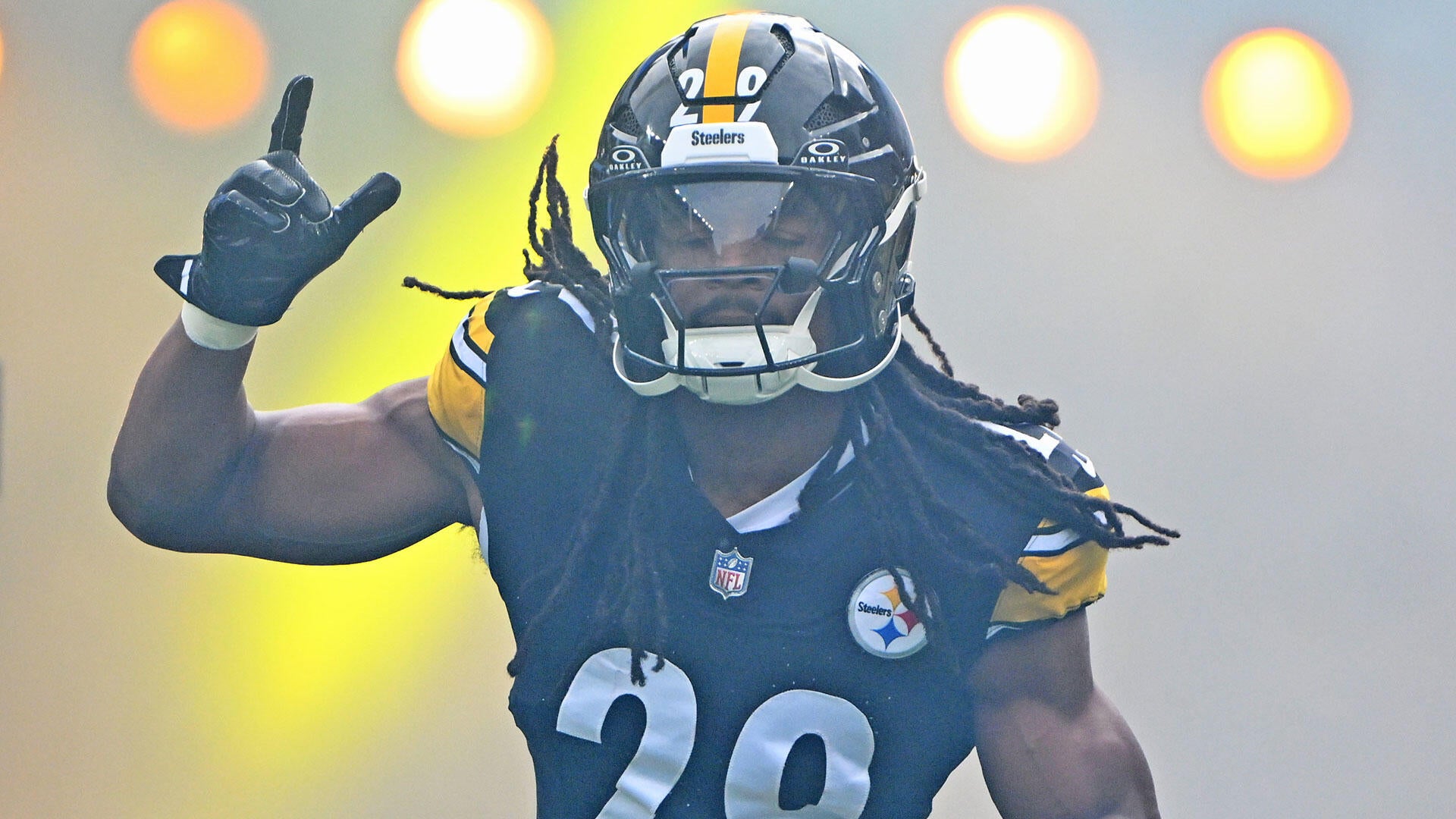 Dugger with a dagger: Steelers DB intercepts Bengals' Joe Flacco, takes ...