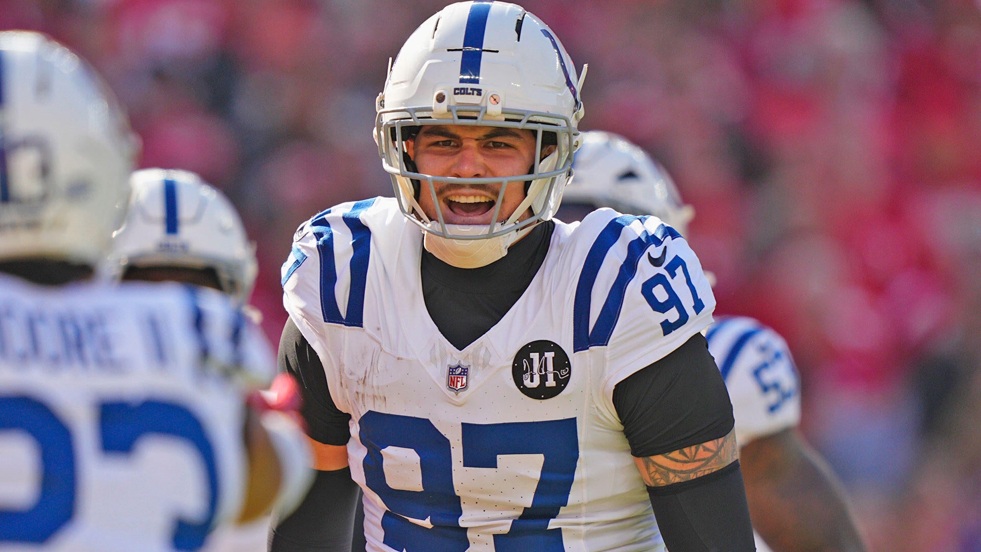 BIG MAN TIP DRILL: Colts' Laiatu Latu sets up TD with amazing ...