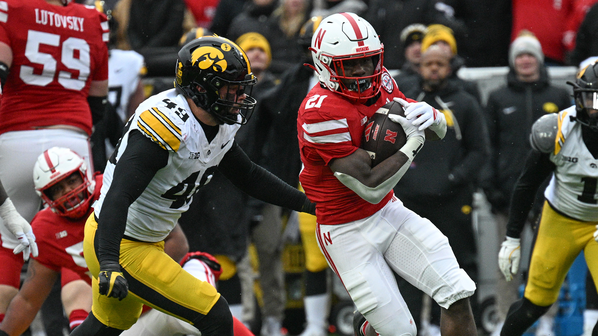 SPECIAL TEAMS DISASTER: Nebraska fumbles punt on big hit by Iowa, leads ...