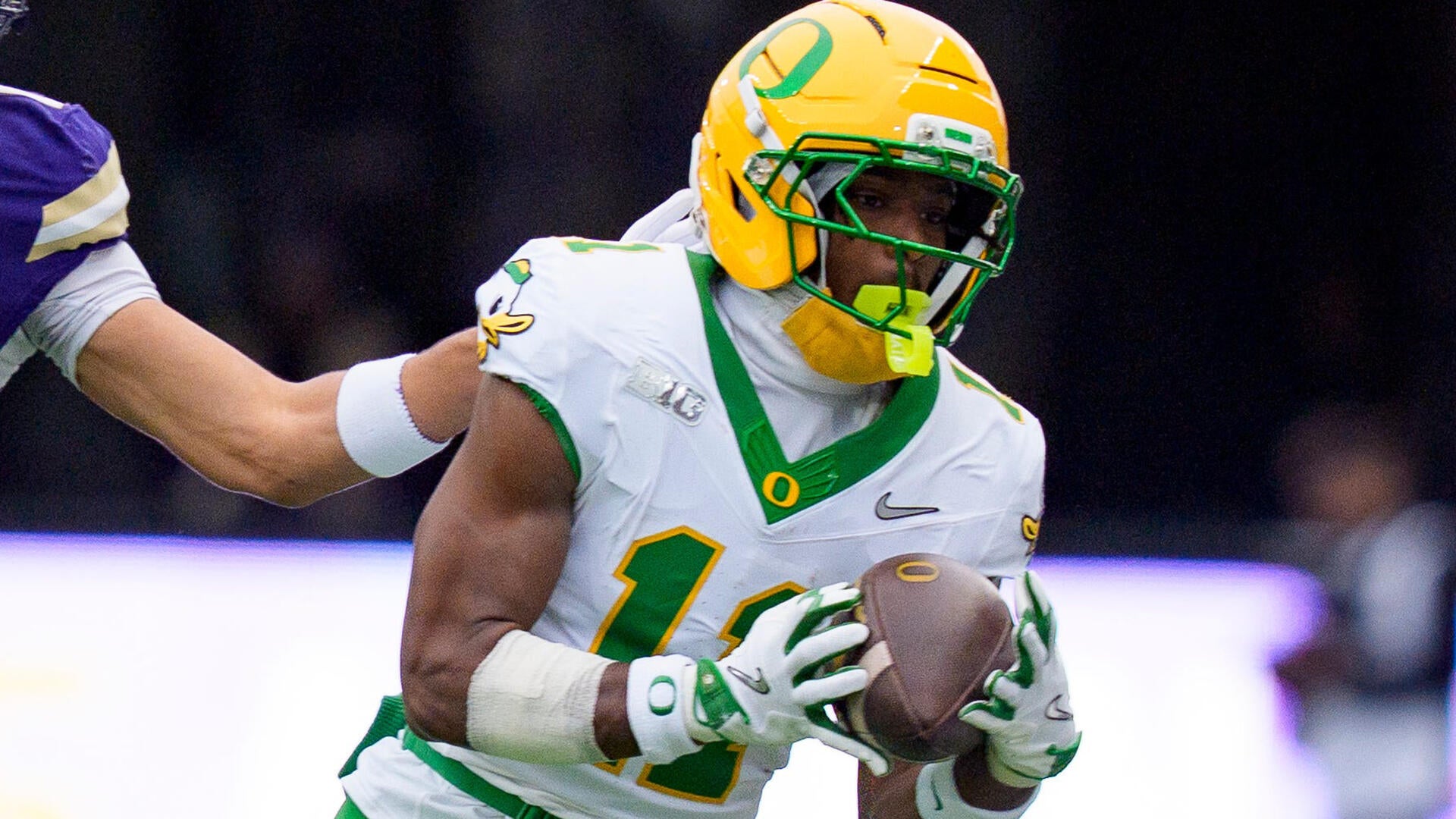 CATCH OR NO CATCH? Refs rule this incredible play by Oregon's Jeremiah ...