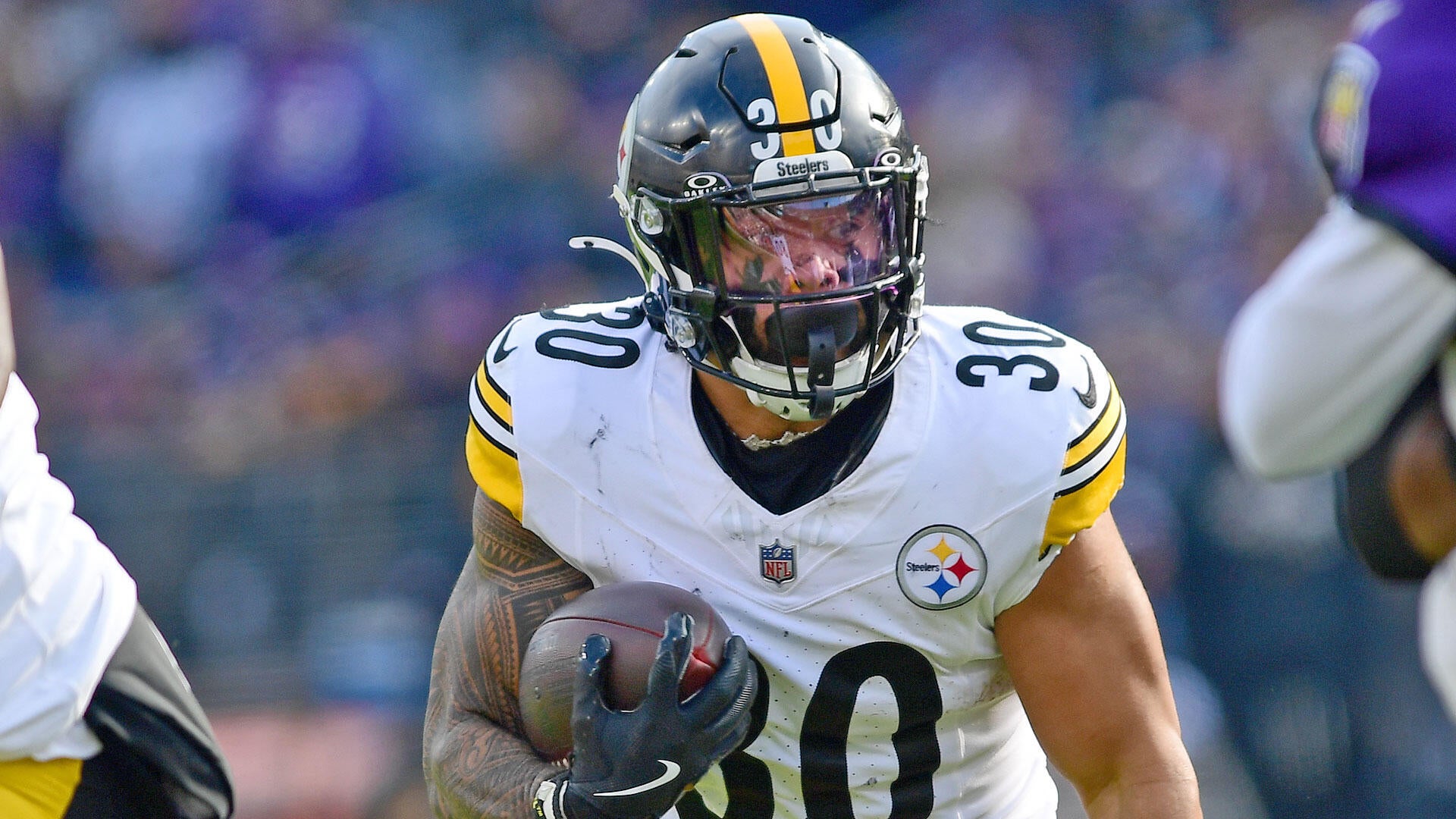 UNTOUCHED FOR THE TD! Ravens can't get a hand on Steelers RB Jaylen ...