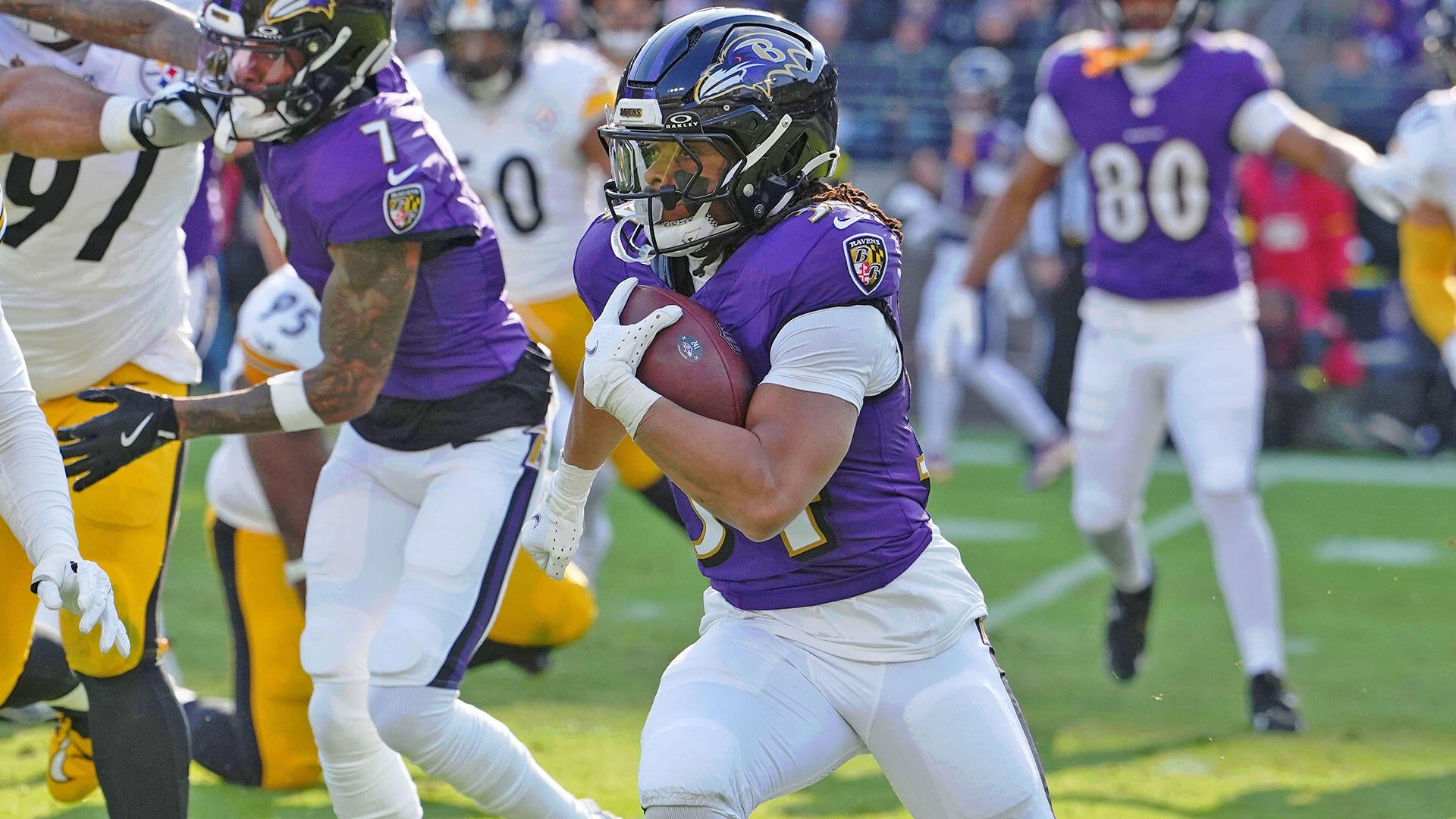 Keaton Mitchell breaks free! RB gives Ravens offense a spark against ...