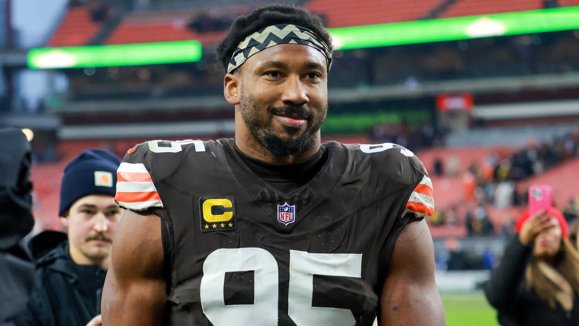 NFL News & Notes: Garrett Eyes NFL Sack Record Stream of National ...