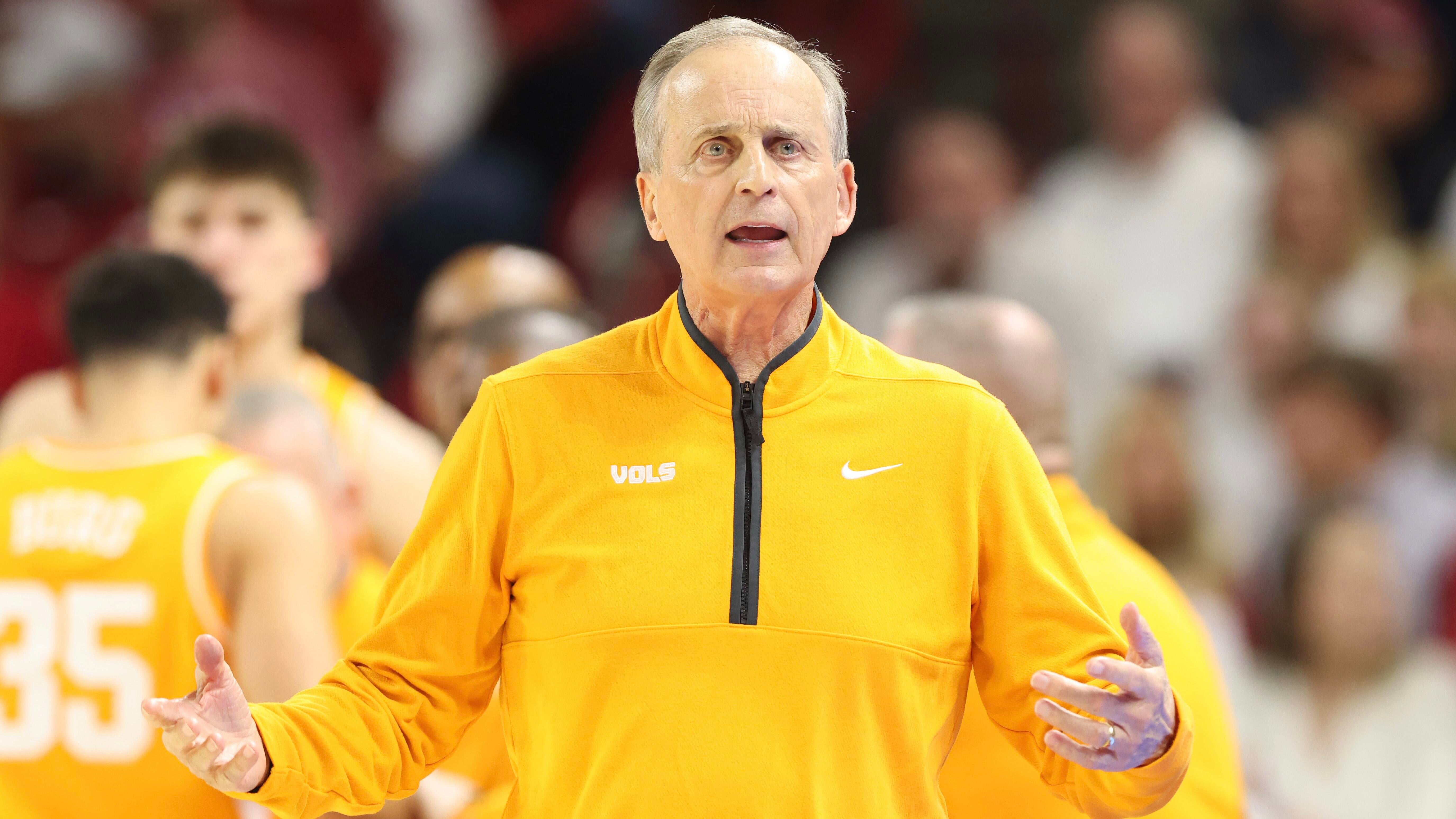 Rick Barnes regrets not playing Vols freshman PG Troy Henderson at ...
