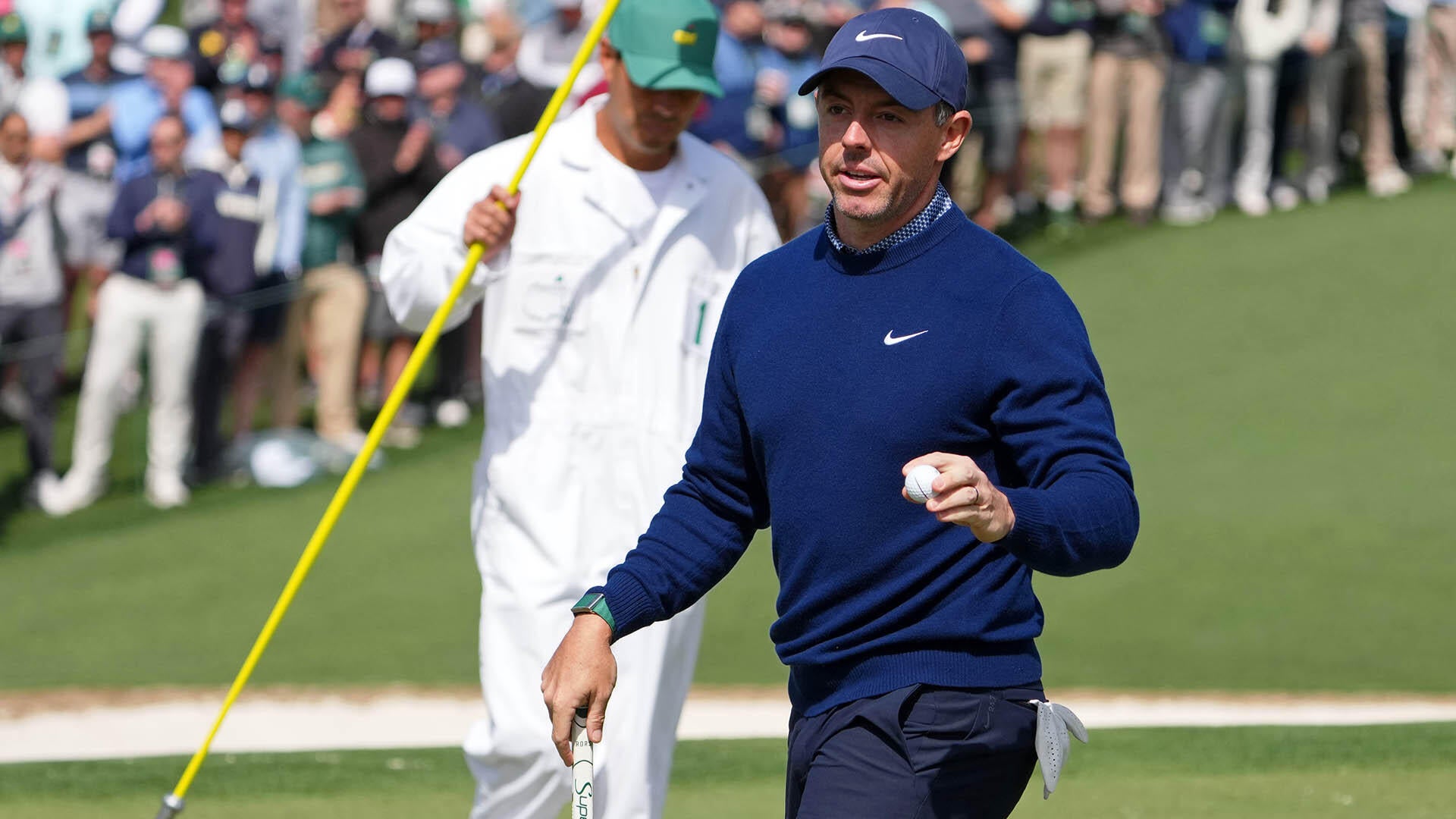 HERE COMES RORY: McIlroy rolls in 25-foot putt for birdie, shares ...
