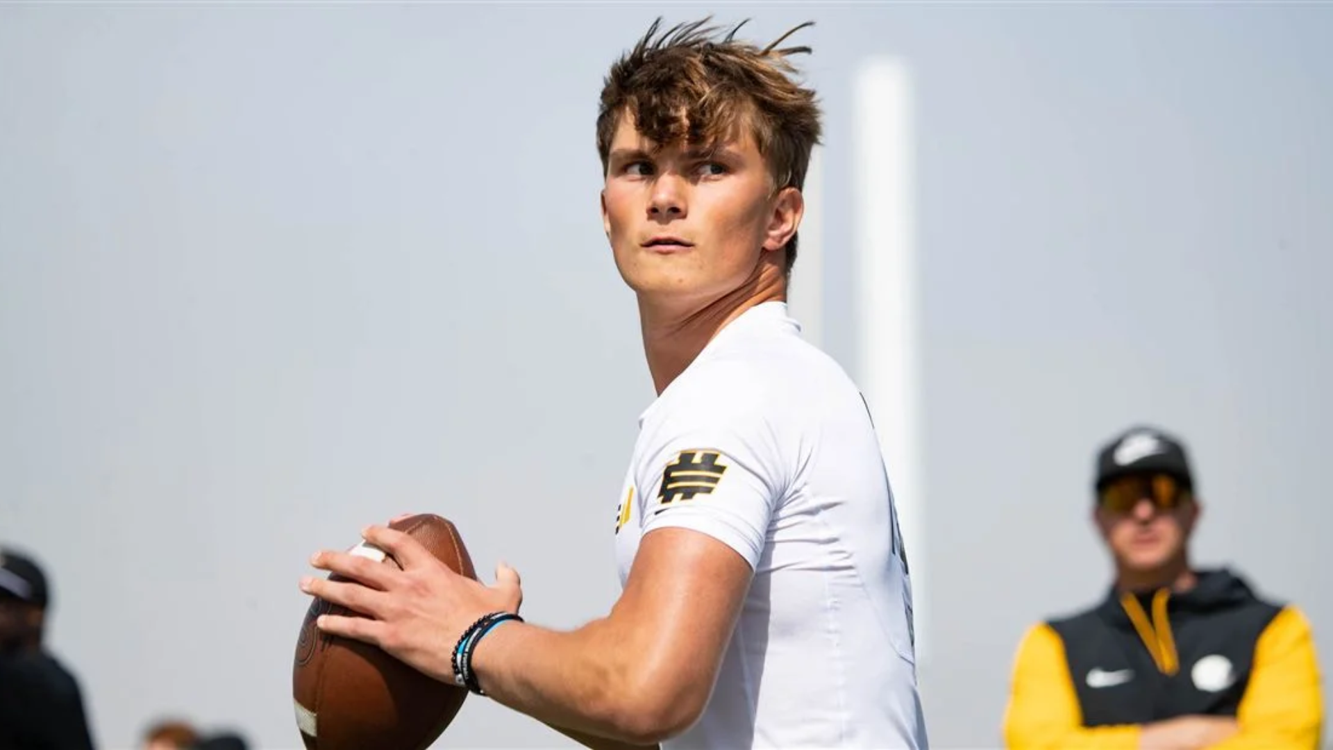 Elite 11 Finals Draft: Texas Commit Ty Knutson - Pick #19 Stream of ...