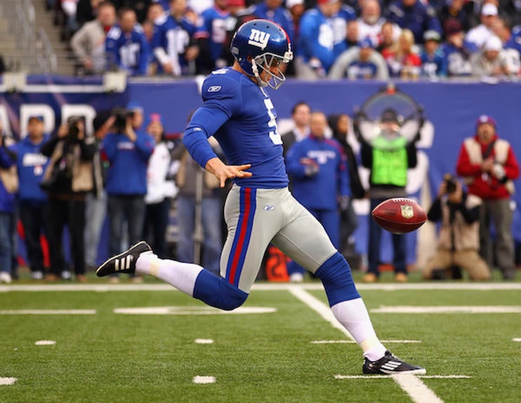 Steve Weatherford's ripped abs will get your butt into the gym ...