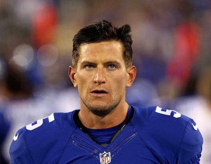 Steve Weatherford's ripped abs will get your butt into the gym ...