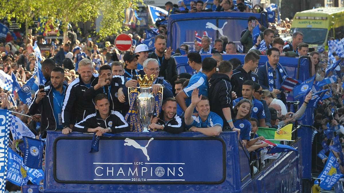 LOOK: 5000-to-1 Leicester City celebrate title in front of thousands ...