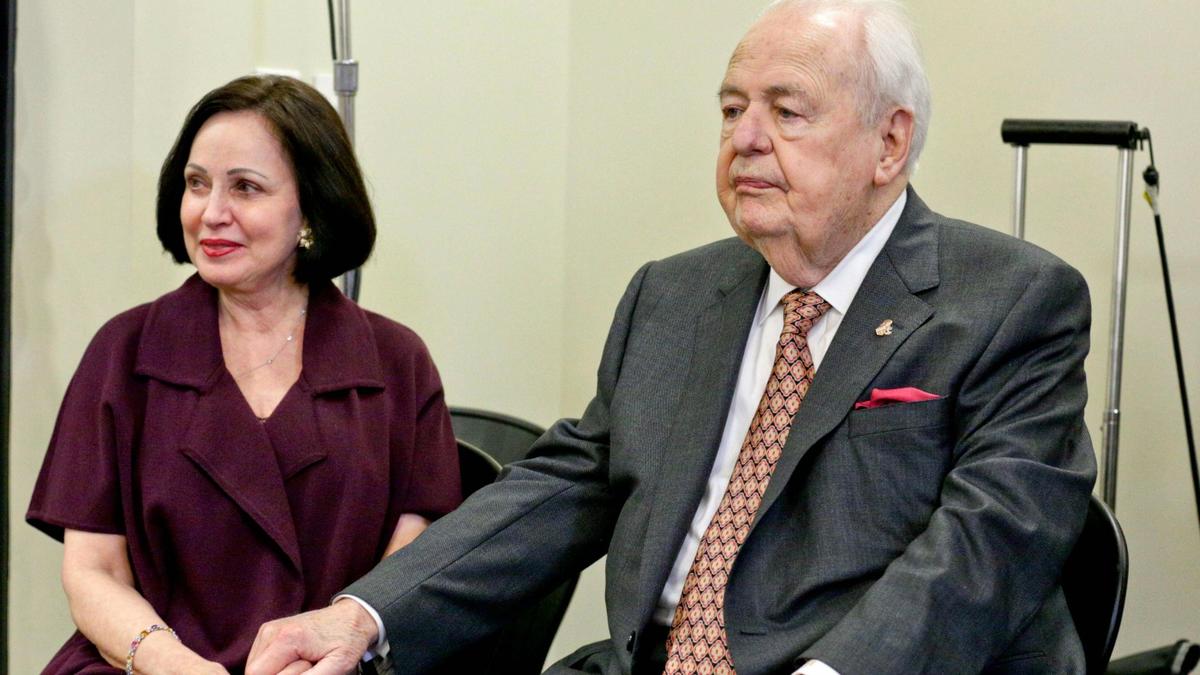 Tom Benson saved basketball in New Orleans, entrenched it with the ...