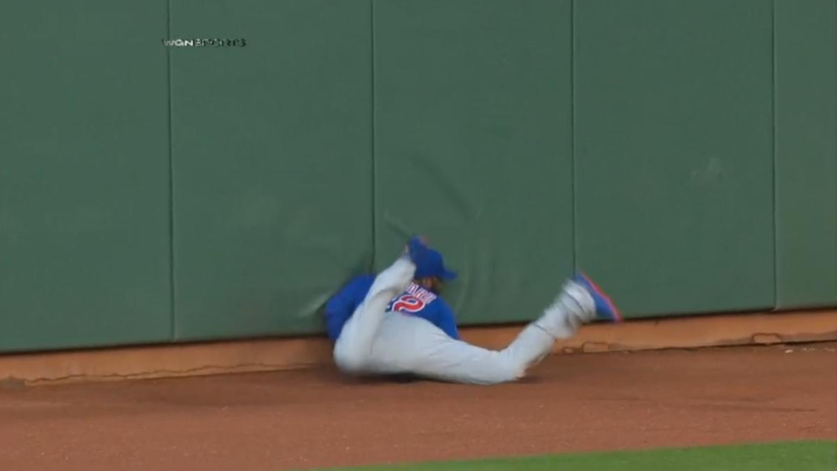 WATCH: Heyward leaves game with torso injury after crashing into wall ...