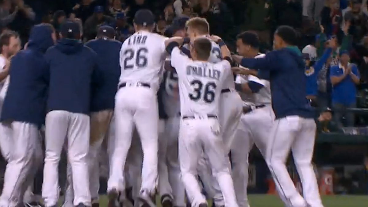 WATCH: Mariners beat A's on a Leonys Martin walkoff home run to cap ...