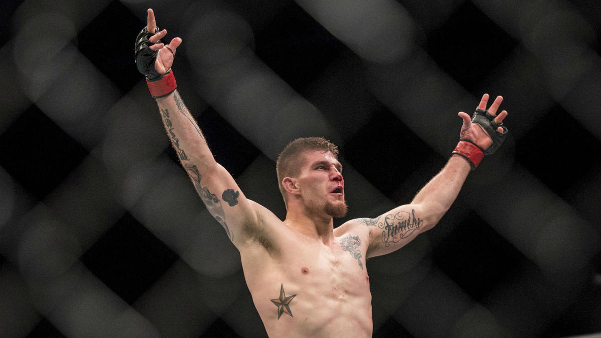 WATCH: UFC fighter lands incredible spinning back kick for knockout ...