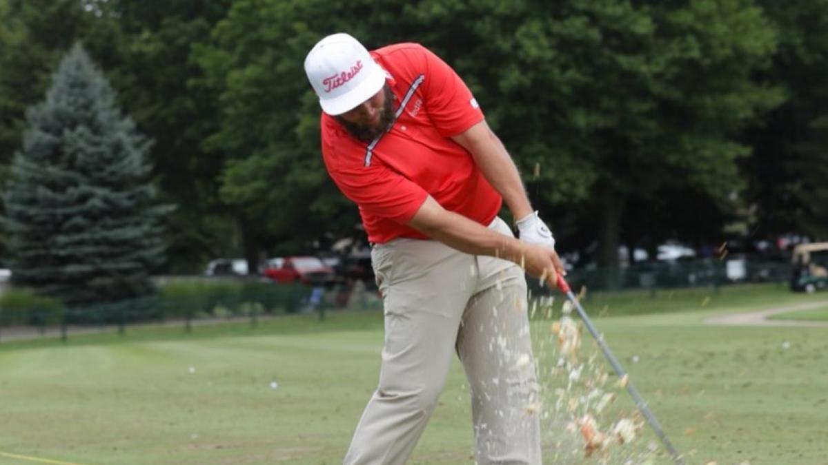 LOOK: 'Beef' Johnston appropriately destroys a hamburger with his ...